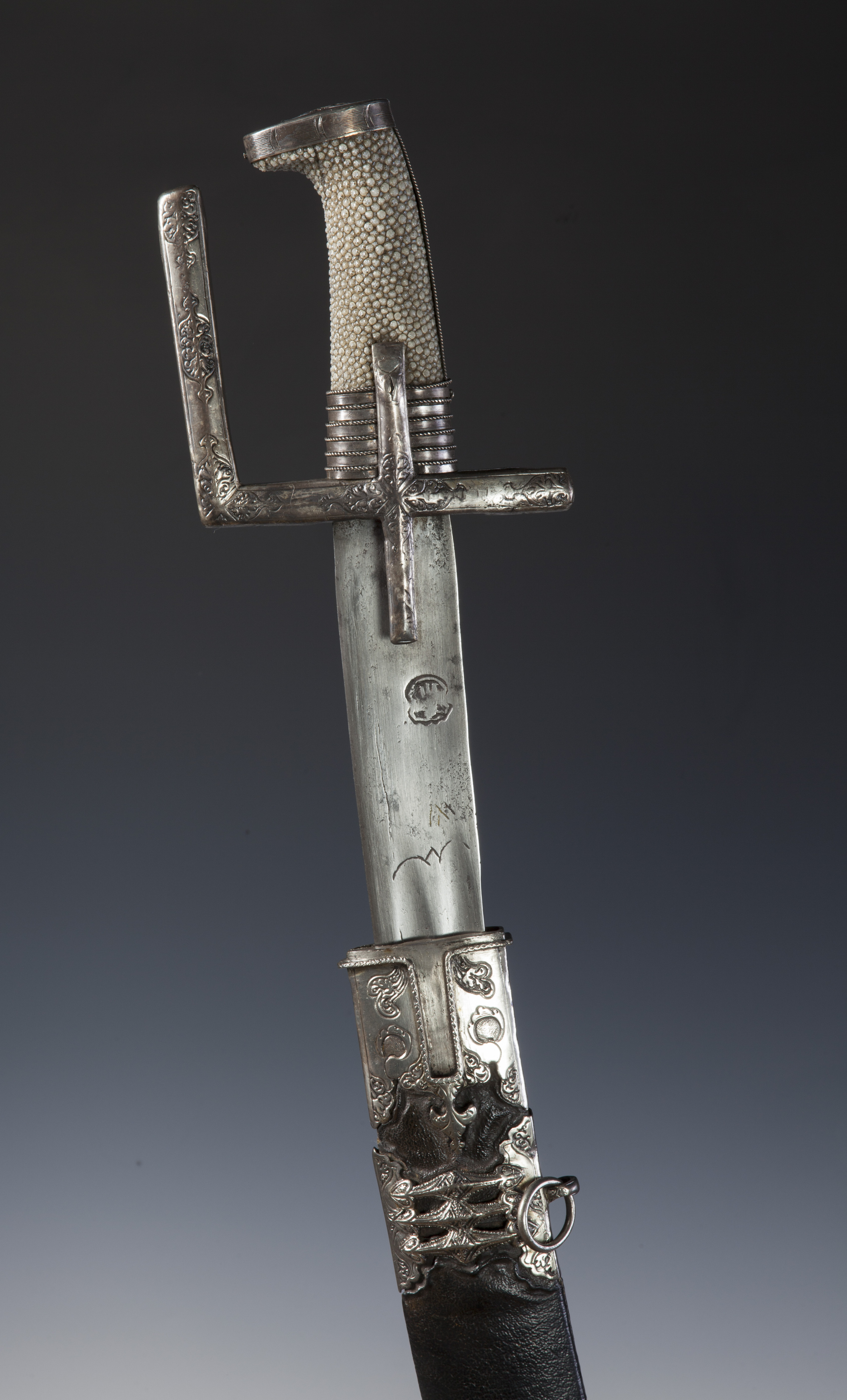 Szabla z rękojeścią półzamkniętą | Muzeum Narodowe w Krakowie - zbiory ...